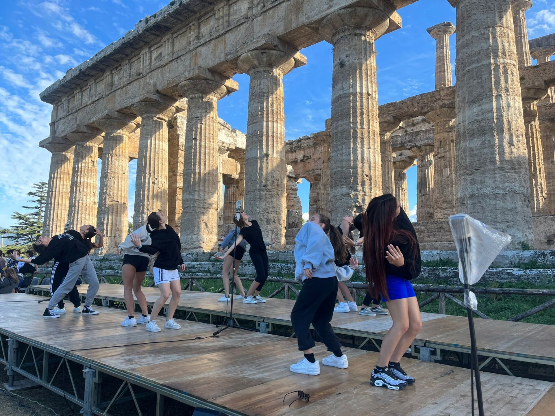 Il Liceo Musicale Coreutico Giuditta Pasta danza per il Papa a Paestum ... Il Liceo Musicale Coreutico Giuditta Pasta danza per il Papa a Paestum ...